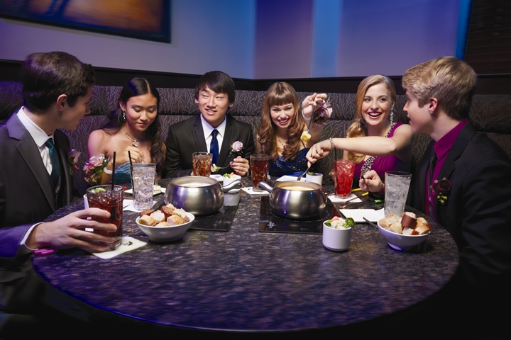 Group Dining & Large Parties | Appleton, Wisconsin | Melting Pot ...
